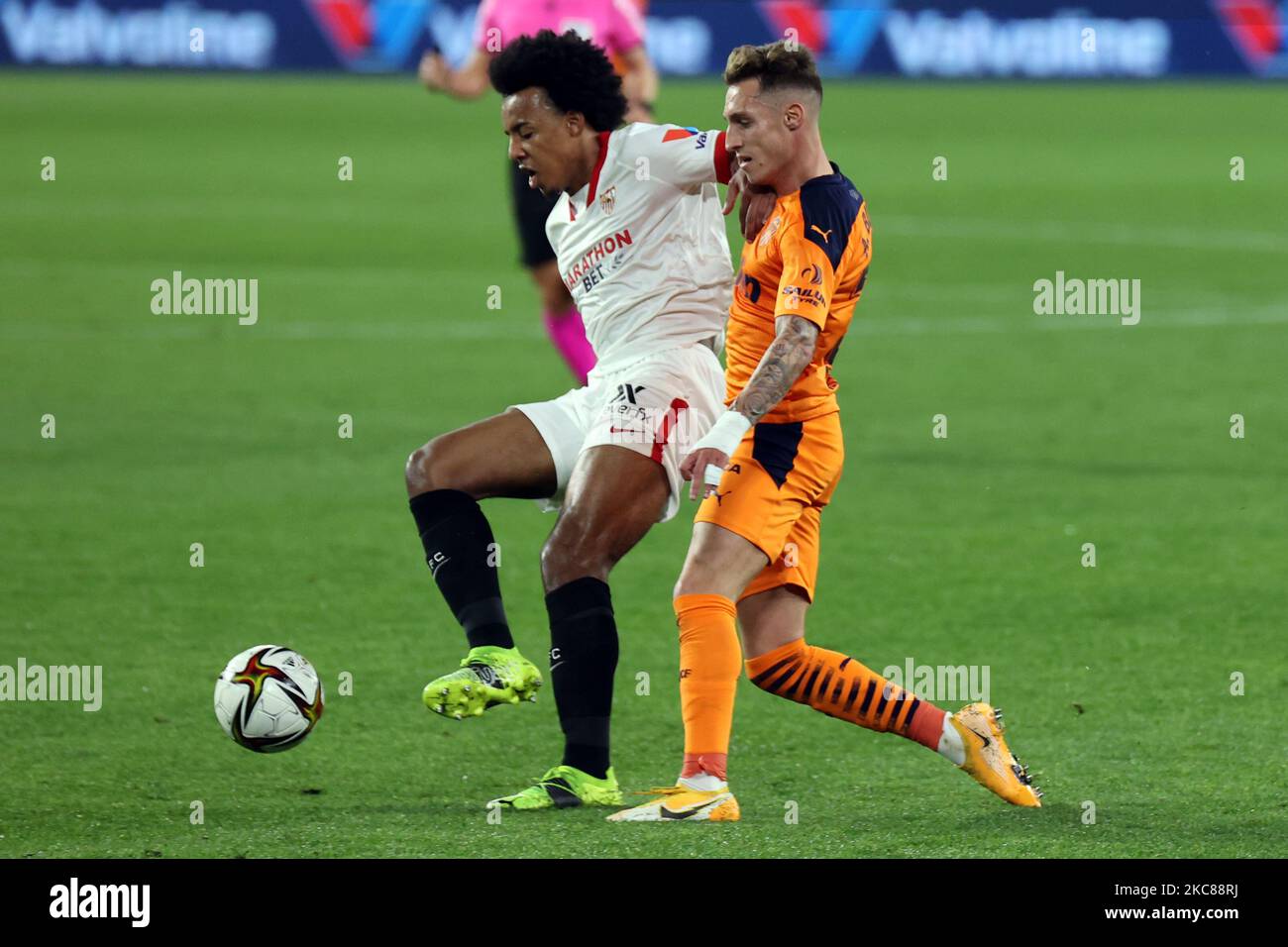Jules koundé del sevilla fc hi-res stock photography and images - Alamy