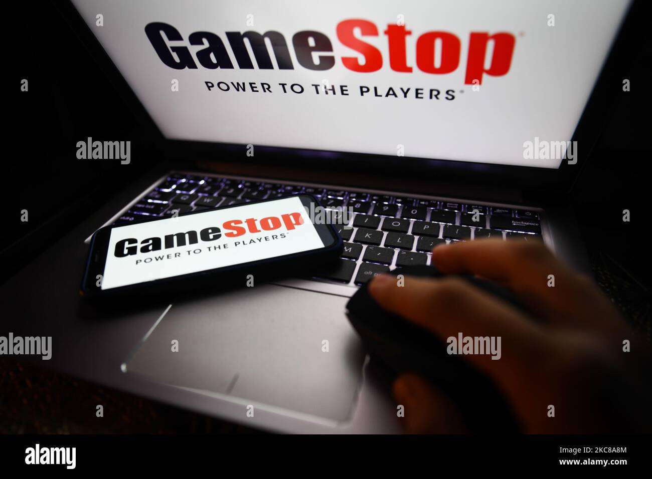 Squeeze logo hi-res stock photography and images - Alamy