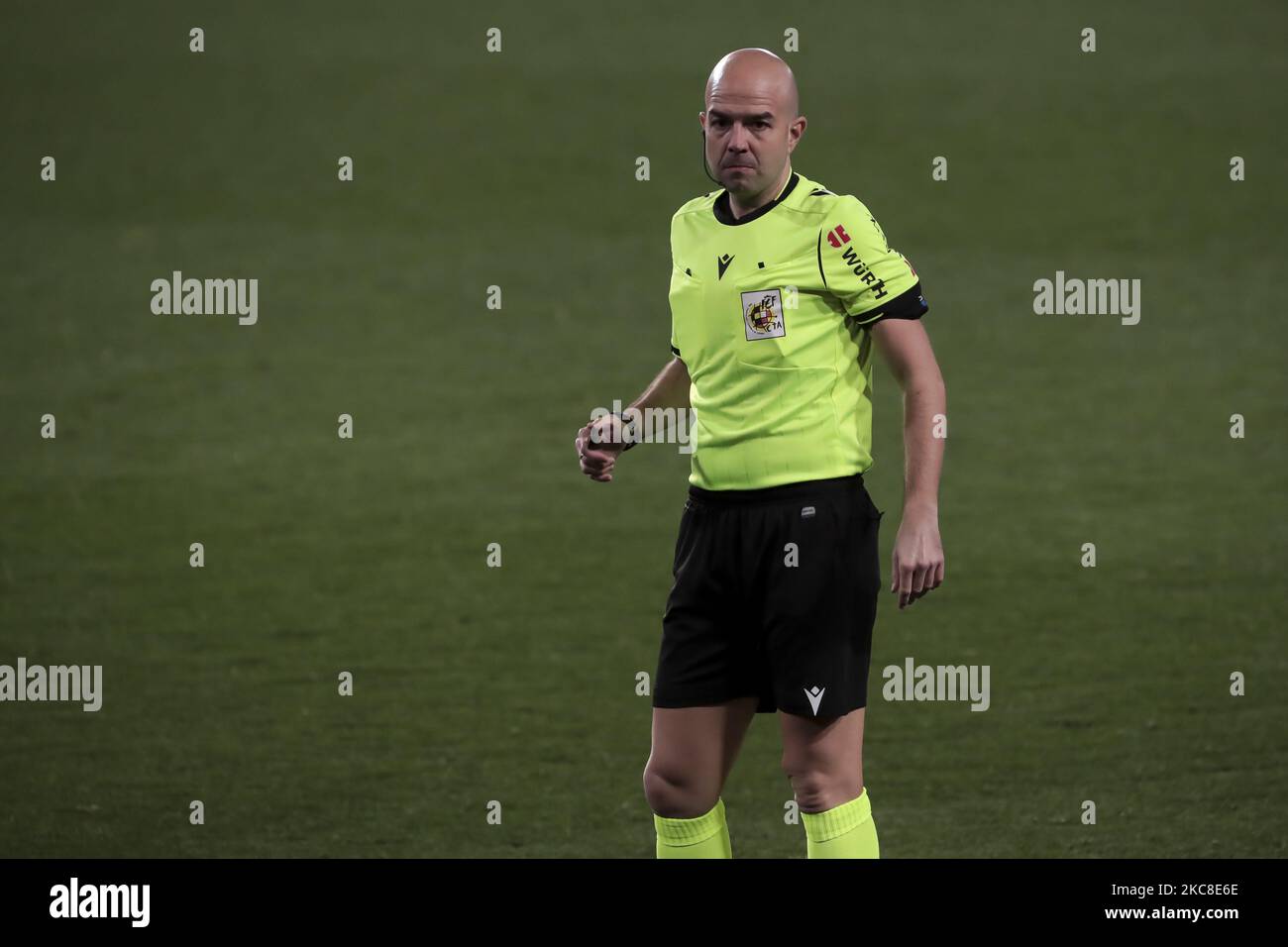Referee pablo gonzalez fuertes hi-res stock photography and images - Alamy
