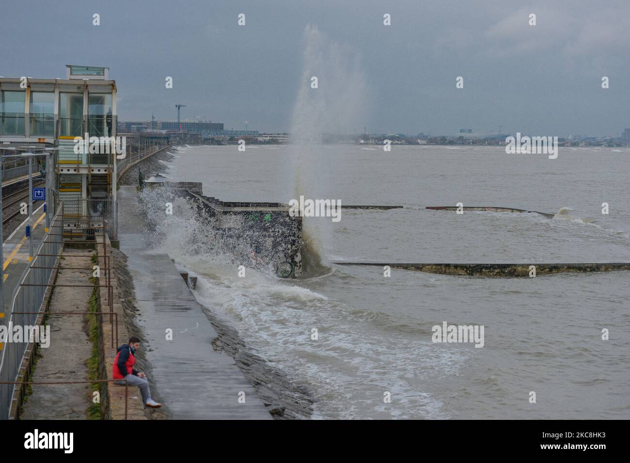 Waves hitting train hi-res stock photography and images - Alamy