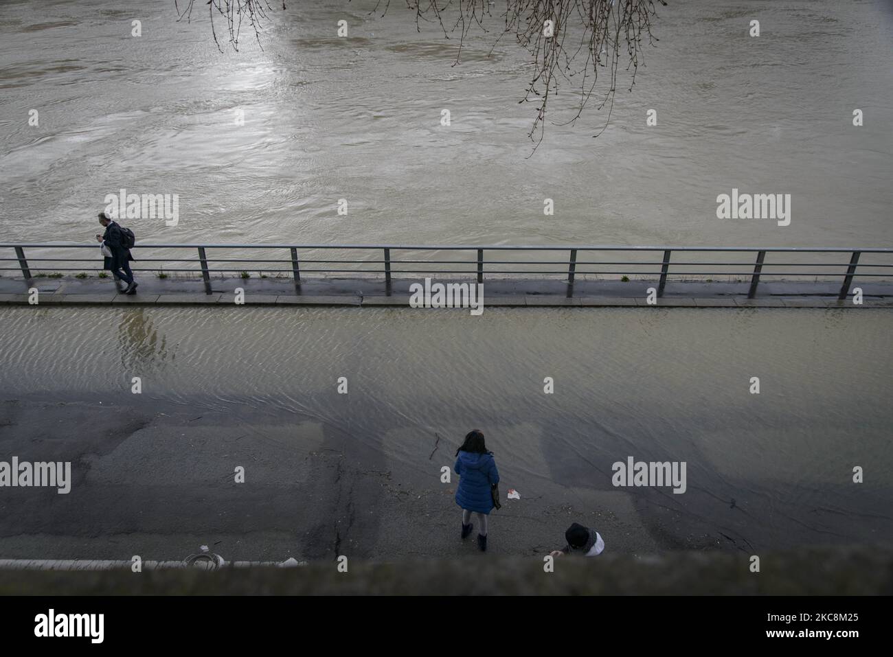 The water level of the Seine rises after recent storms, in Paris ...