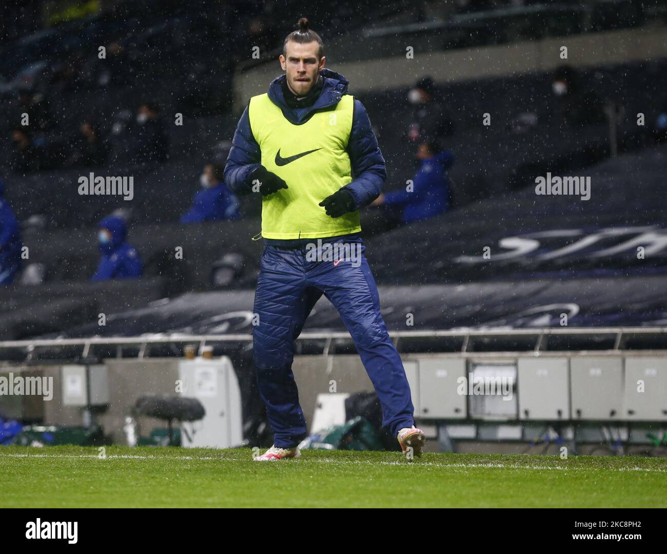 Tottenham Hotspur's Gareth Bale warming up during Premiership between ...