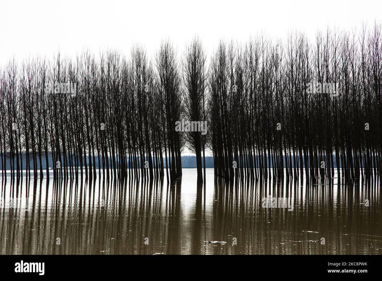 A general view of Lot-et-Garonne, the Garonne river after the historic ...