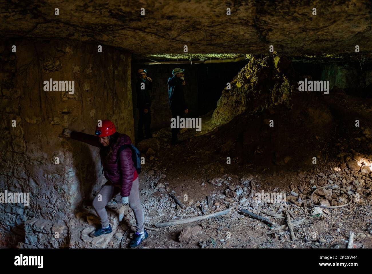 Some members of the Melphicta KalipÃ¨ caves group, volunteer ...