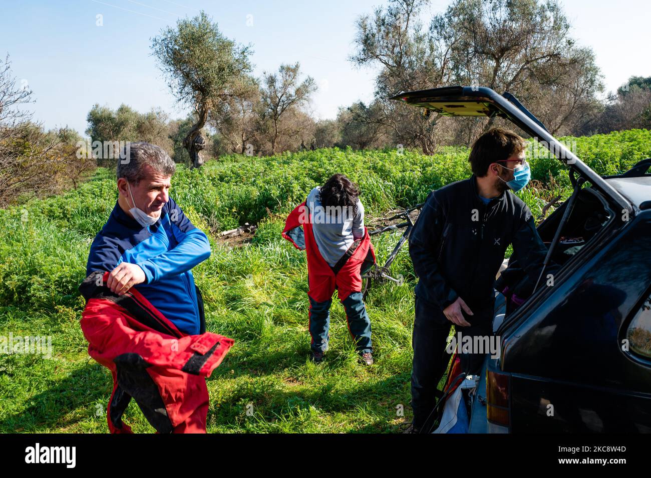 Some members of the Melphicta KalipÃ¨ caves group, volunteer ...