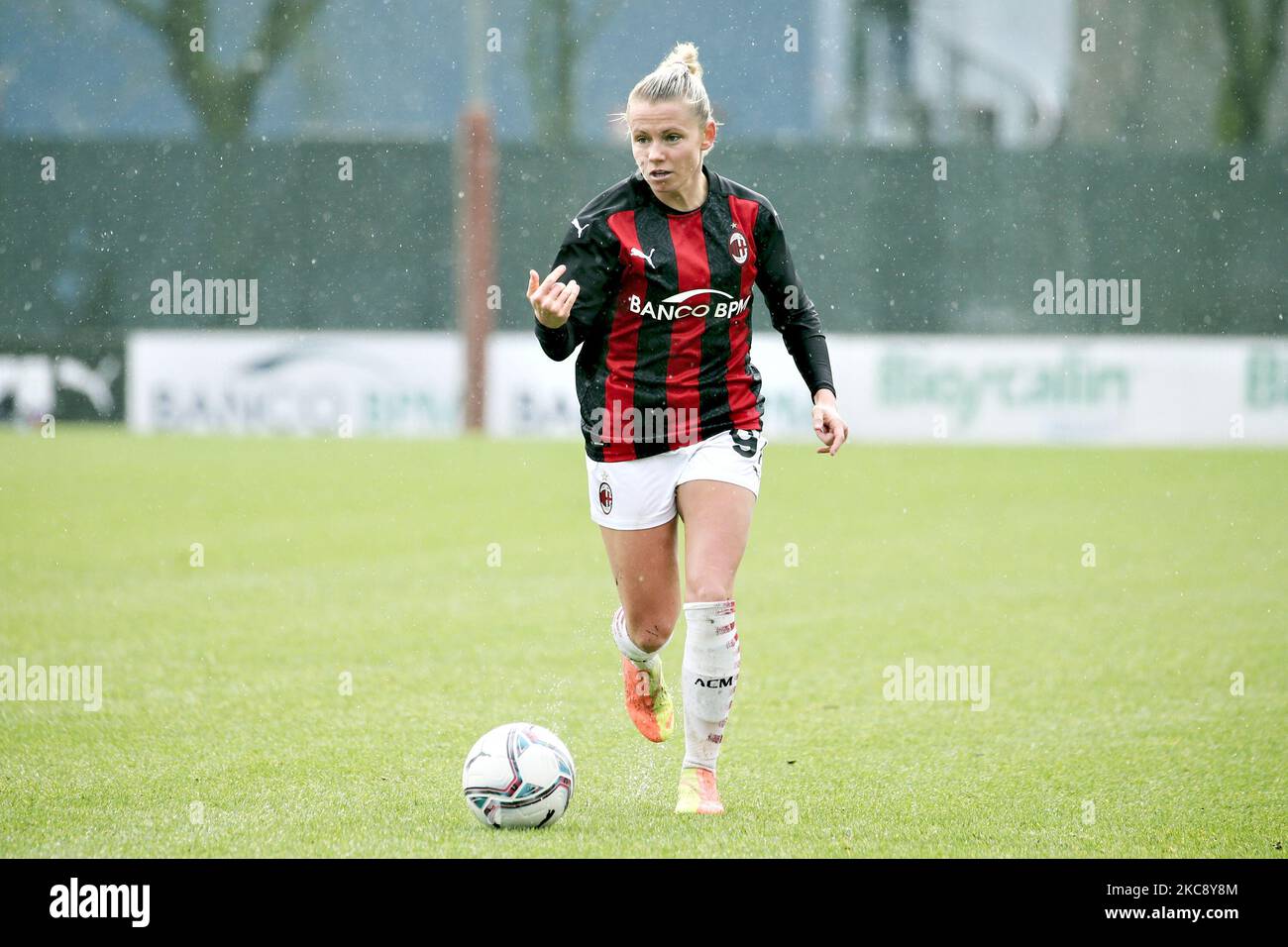 Julia Simic of AC Milan in action during the Women Serie A match ...