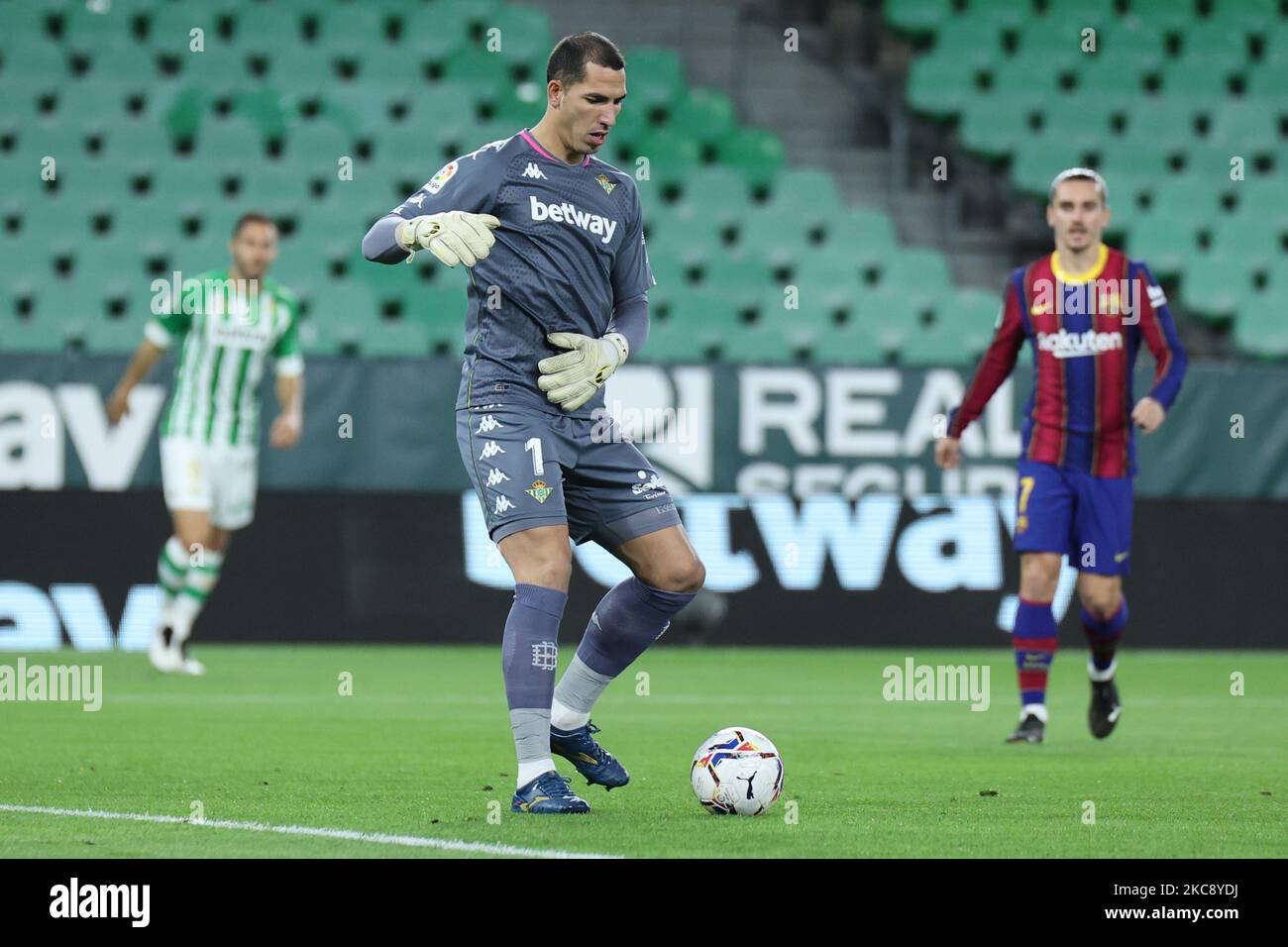 Joel Robles of Real Betis Balompie during the La Liga Santander match ...
