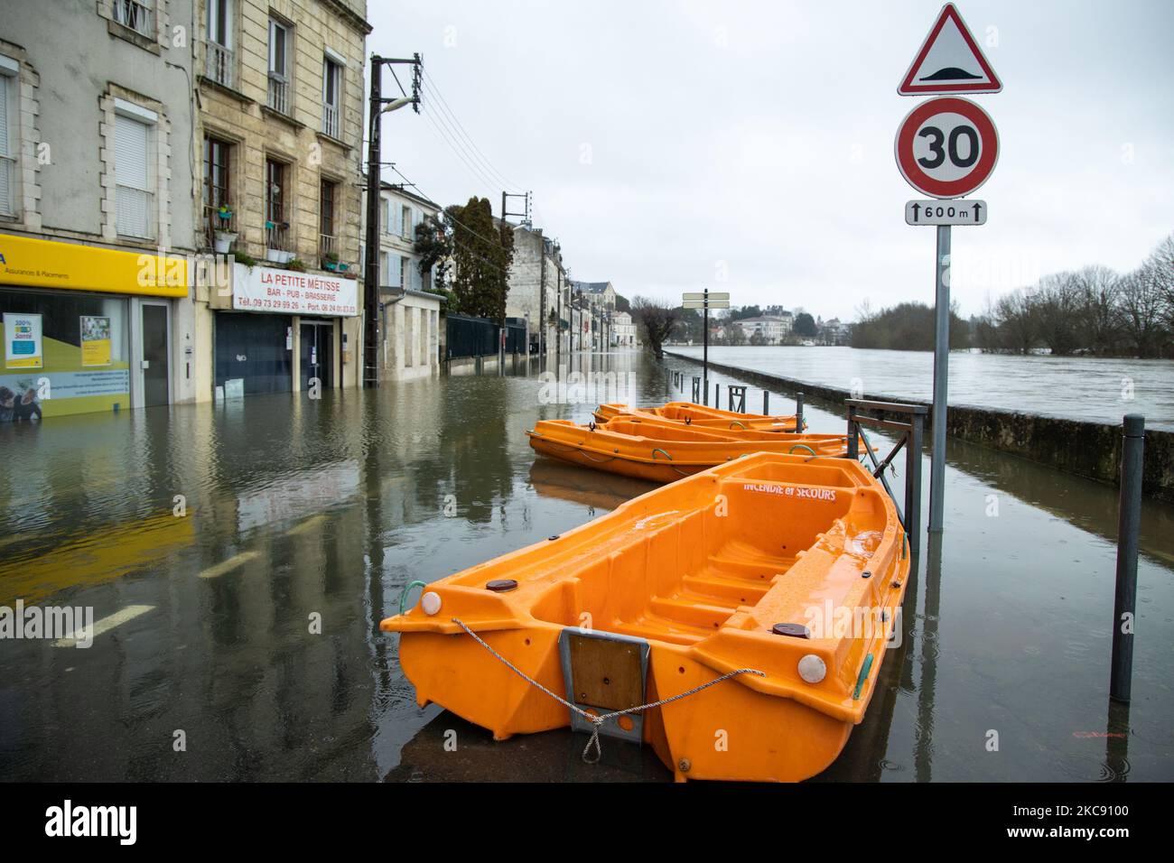 A view of flood in Charente-Maritime, in Saintes, on February 8, 2021 ...