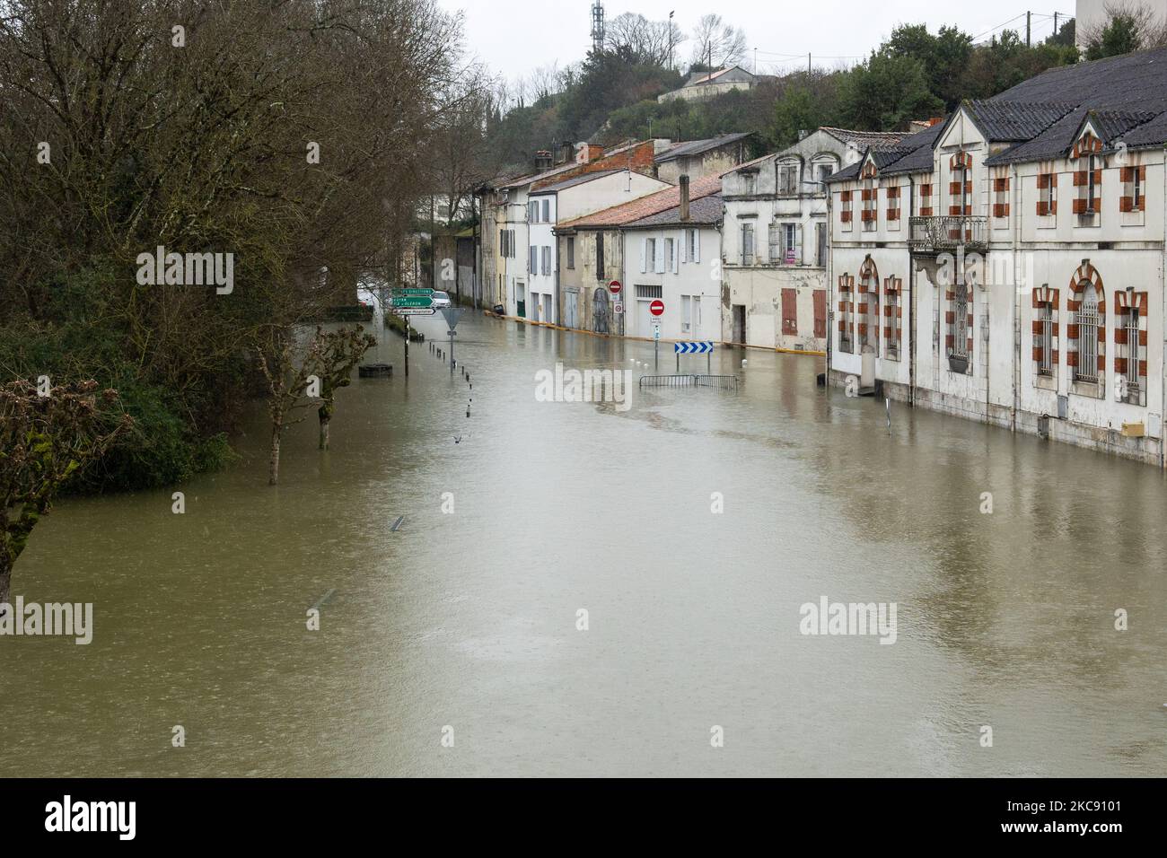 A view of flood in Charente-Maritime, in Saintes, on February 8, 2021 ...