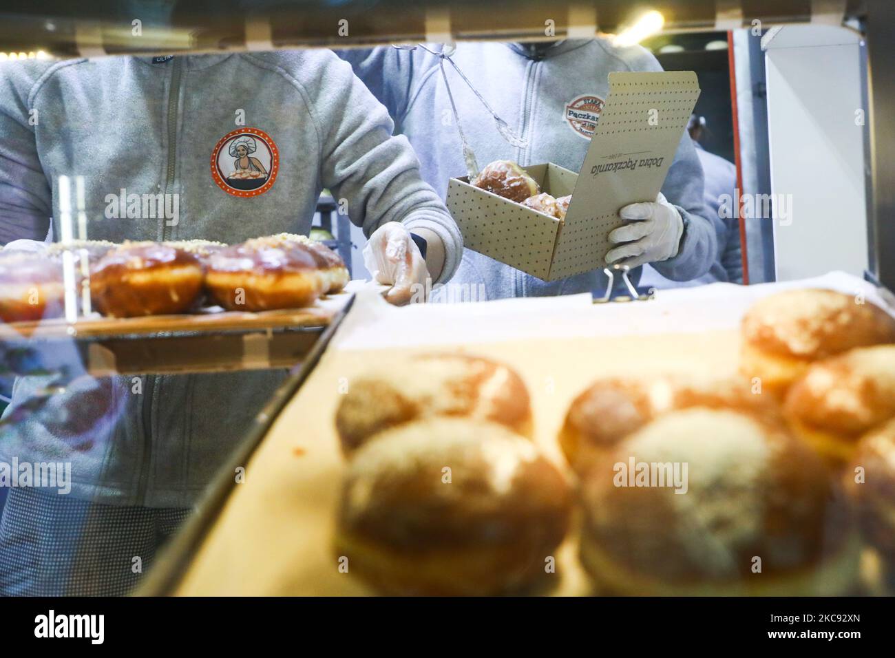 Bakery 'Dobra Paczkarnia' produces donuts for Fat Thursday. Krakow ...