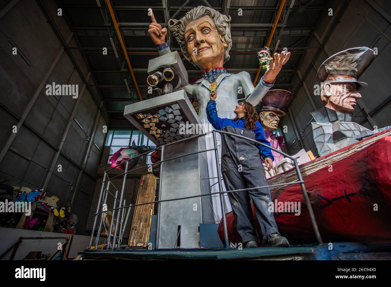 Priscilla Borri shows the float representing Rita Levi The Carnival of ...