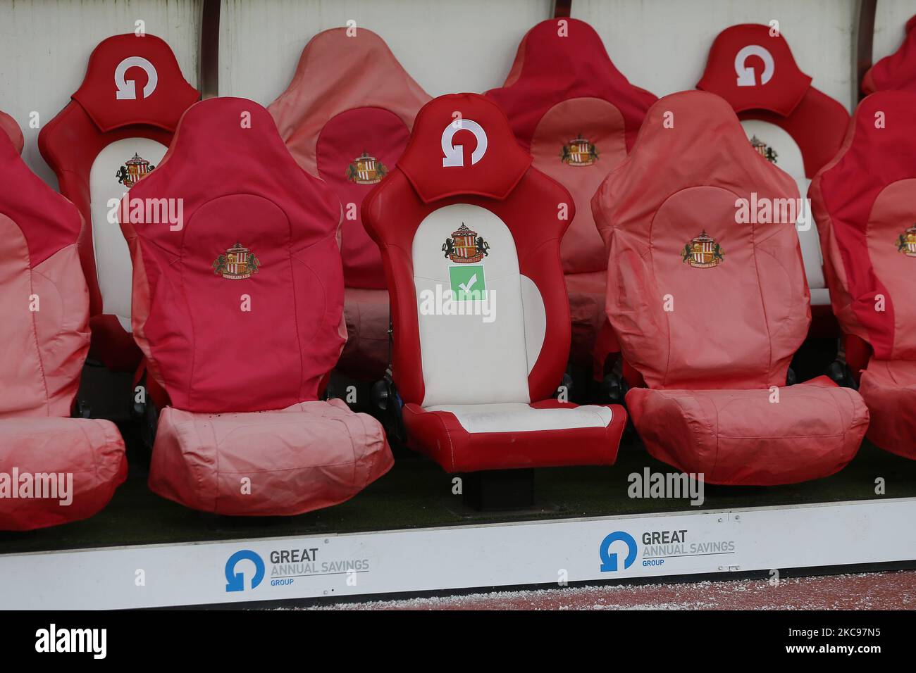 Football stadium dugout seats hi-res stock photography and images - Alamy