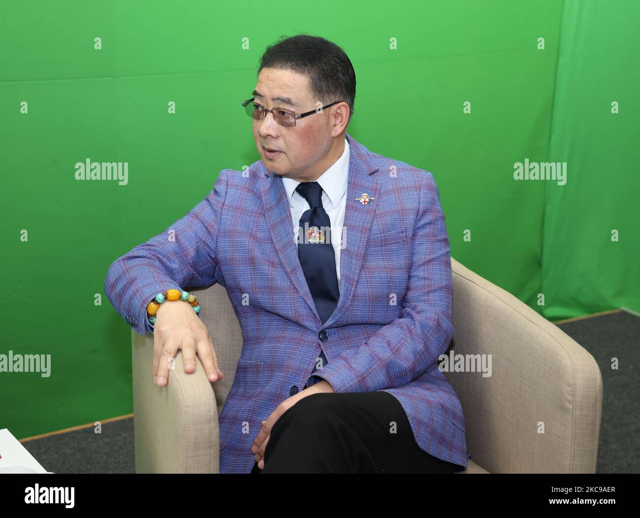 Los Angeles, California, USA. 3rd November, 2022. TV host Joey Zhou ...