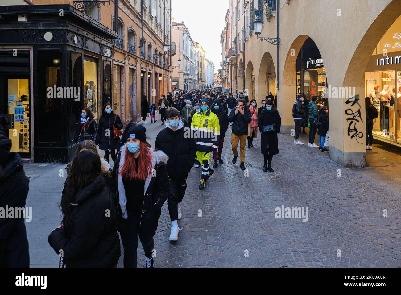 Task force uniform volunteers hi-res stock photography and images - Alamy