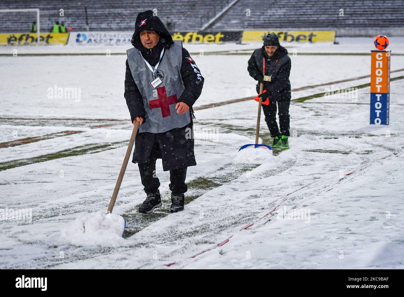 Cleaning football pitch hi-res stock photography and images - Alamy