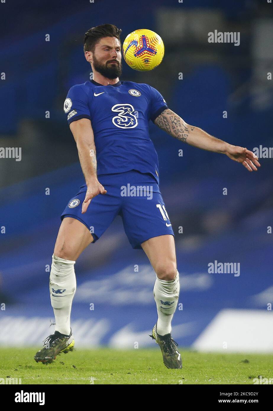 Chelsea's Olivier Giroud during Premiership between Chelsea and ...