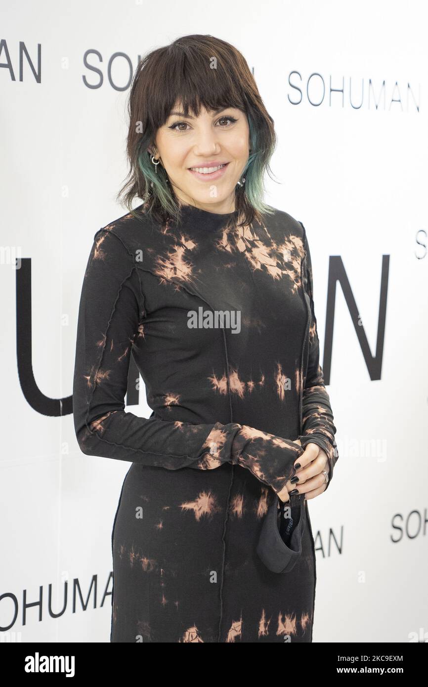 Relieve fashion show hi-res stock photography and images - Alamy