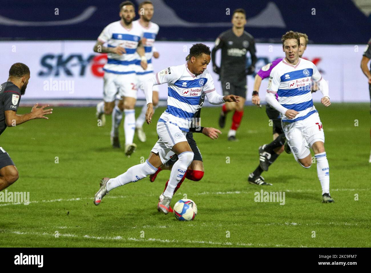 Qprs chris willock attacks hi-res stock photography and images - Alamy