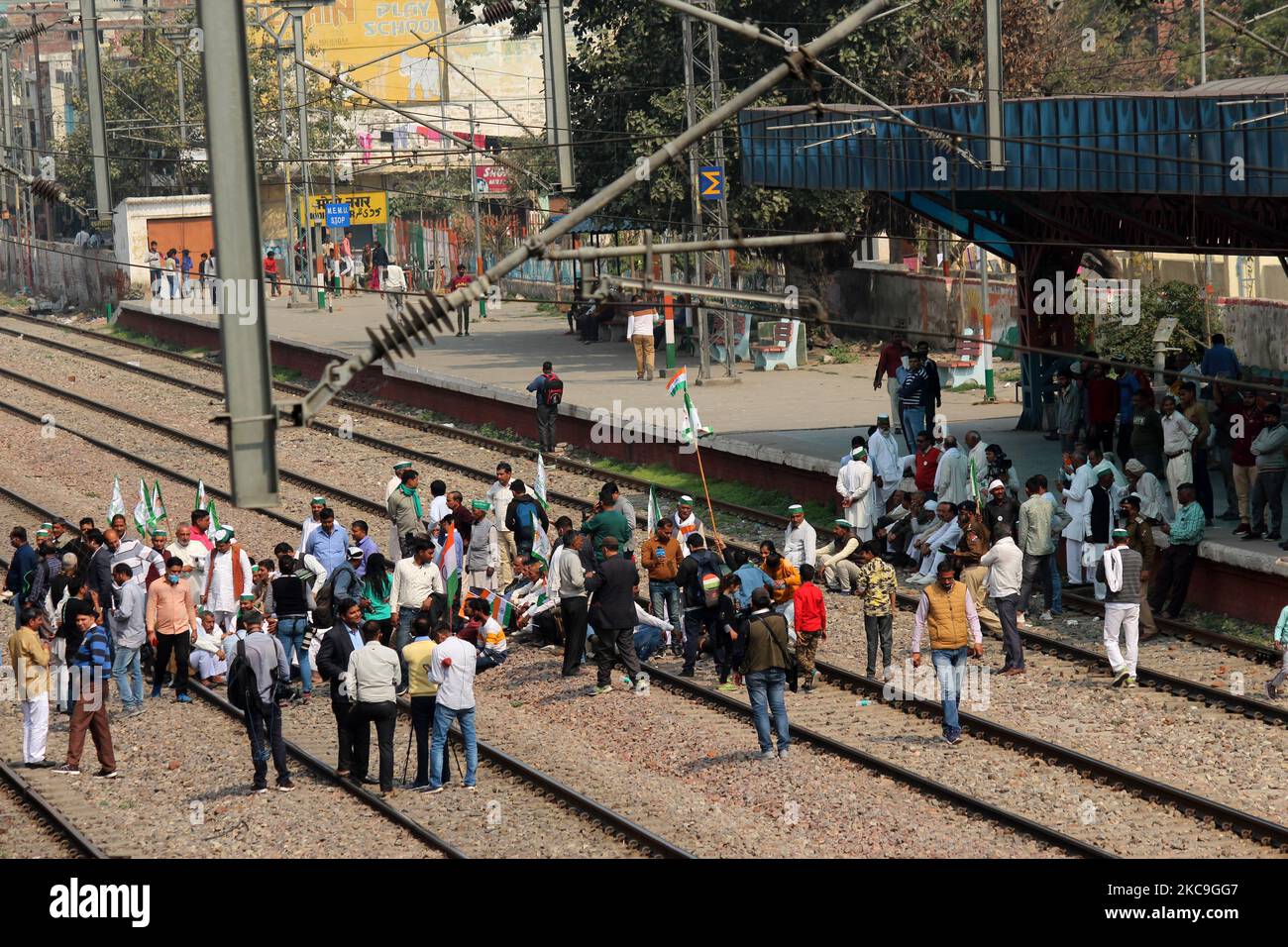 Train 18 delhi hi-res stock photography and images - Alamy