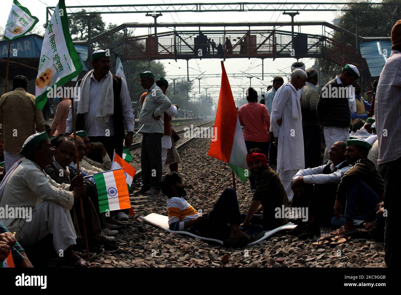Train 18 delhi hi-res stock photography and images - Alamy
