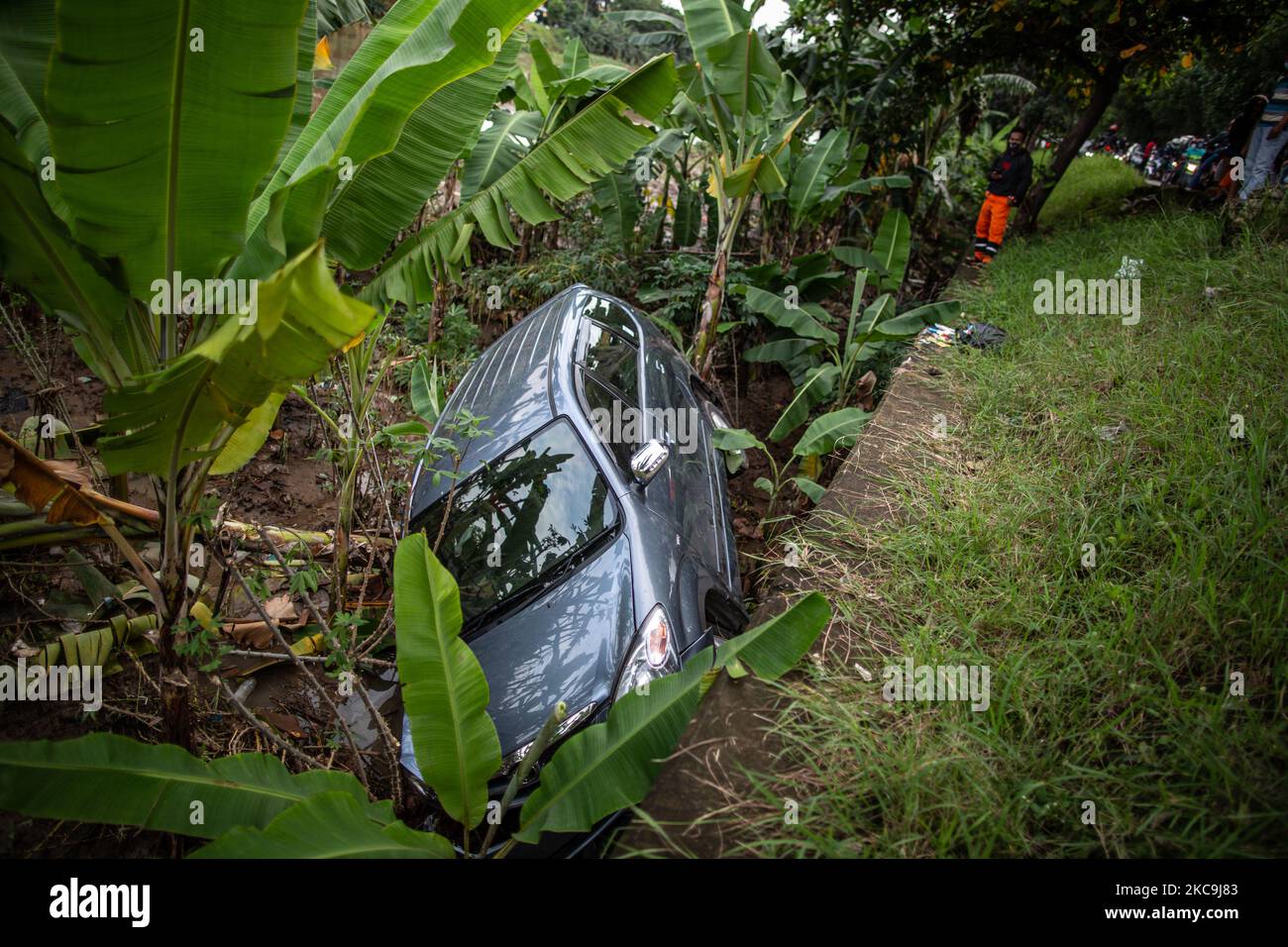 Damaged Avanza Family Car Hi Res Stock Photography And Images Alamy