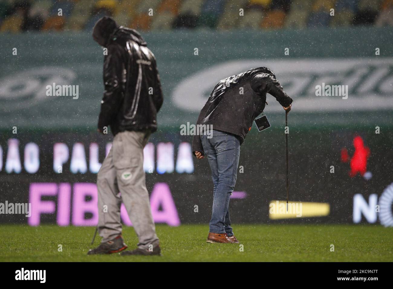 Cp workers hi-res stock photography and images - Alamy