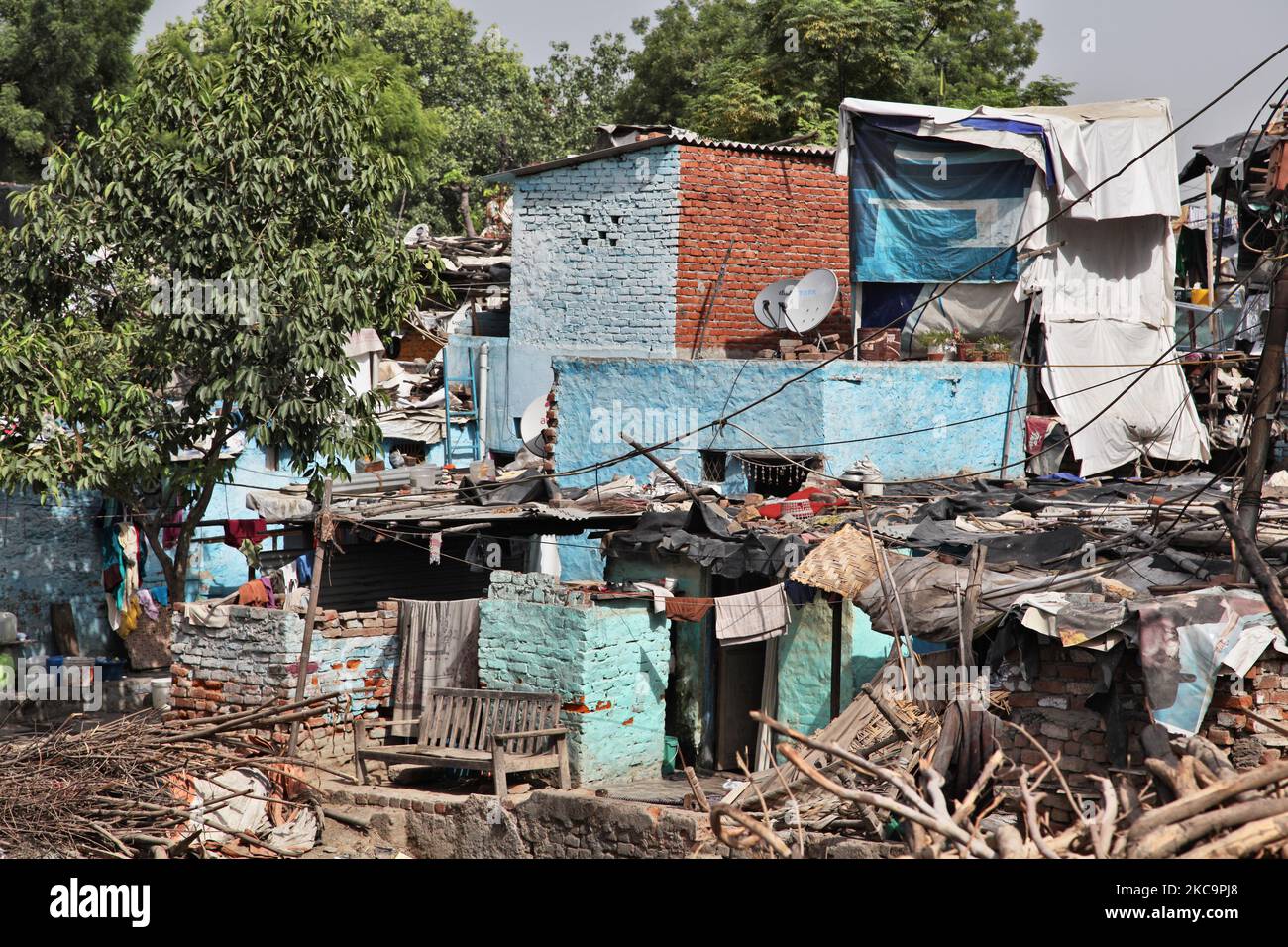 Old delhi delhi india indian slums delhi slums hi-res stock photography ...
