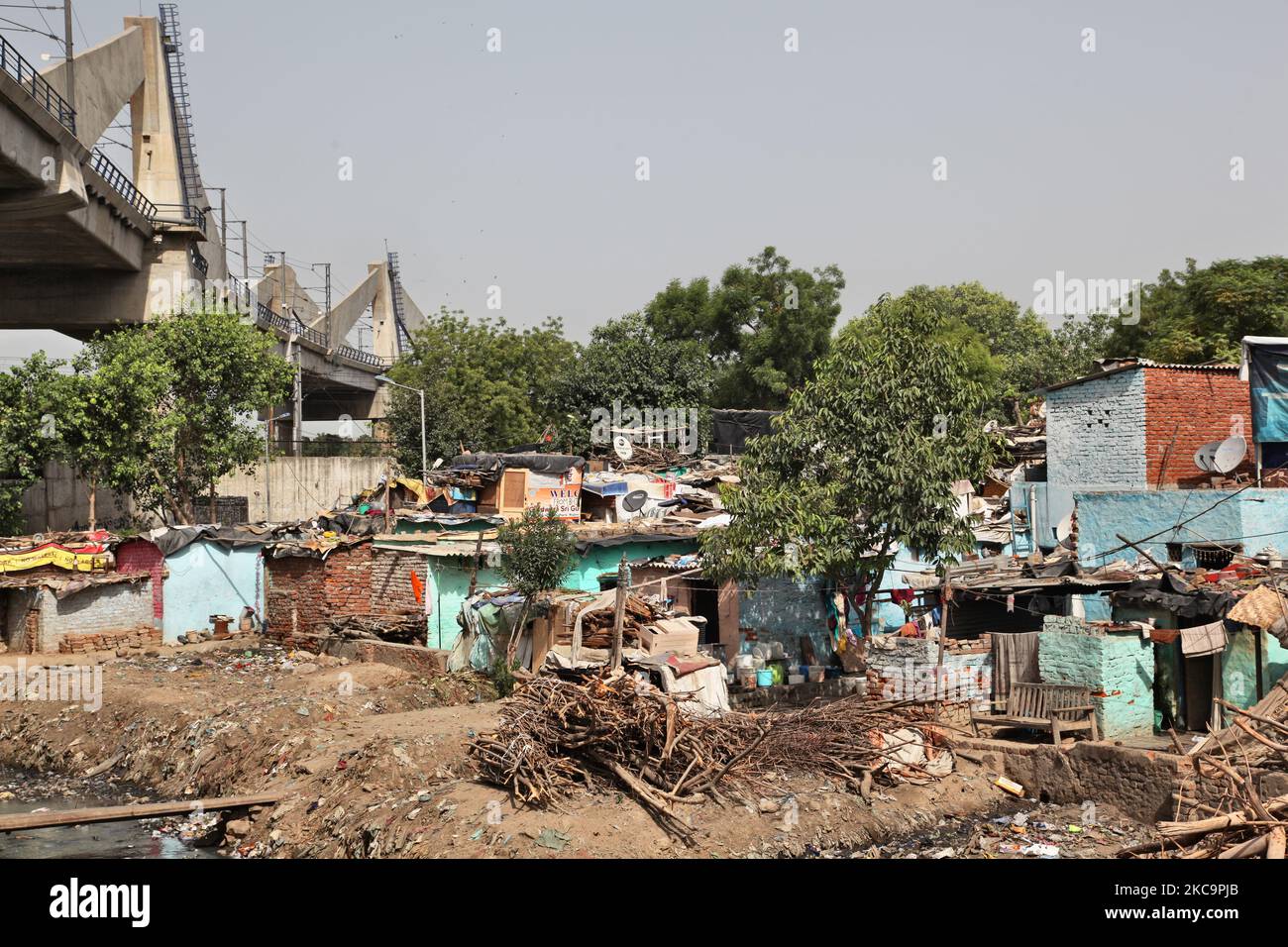 Old delhi delhi india indian slums delhi slums hi-res stock photography ...
