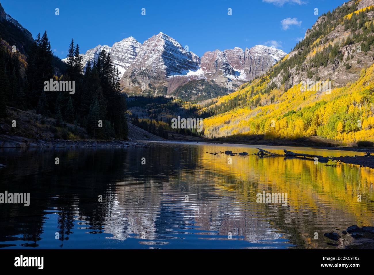 Fall color at Maroon Bells in the elk mountains, near Aspen Colorado ...