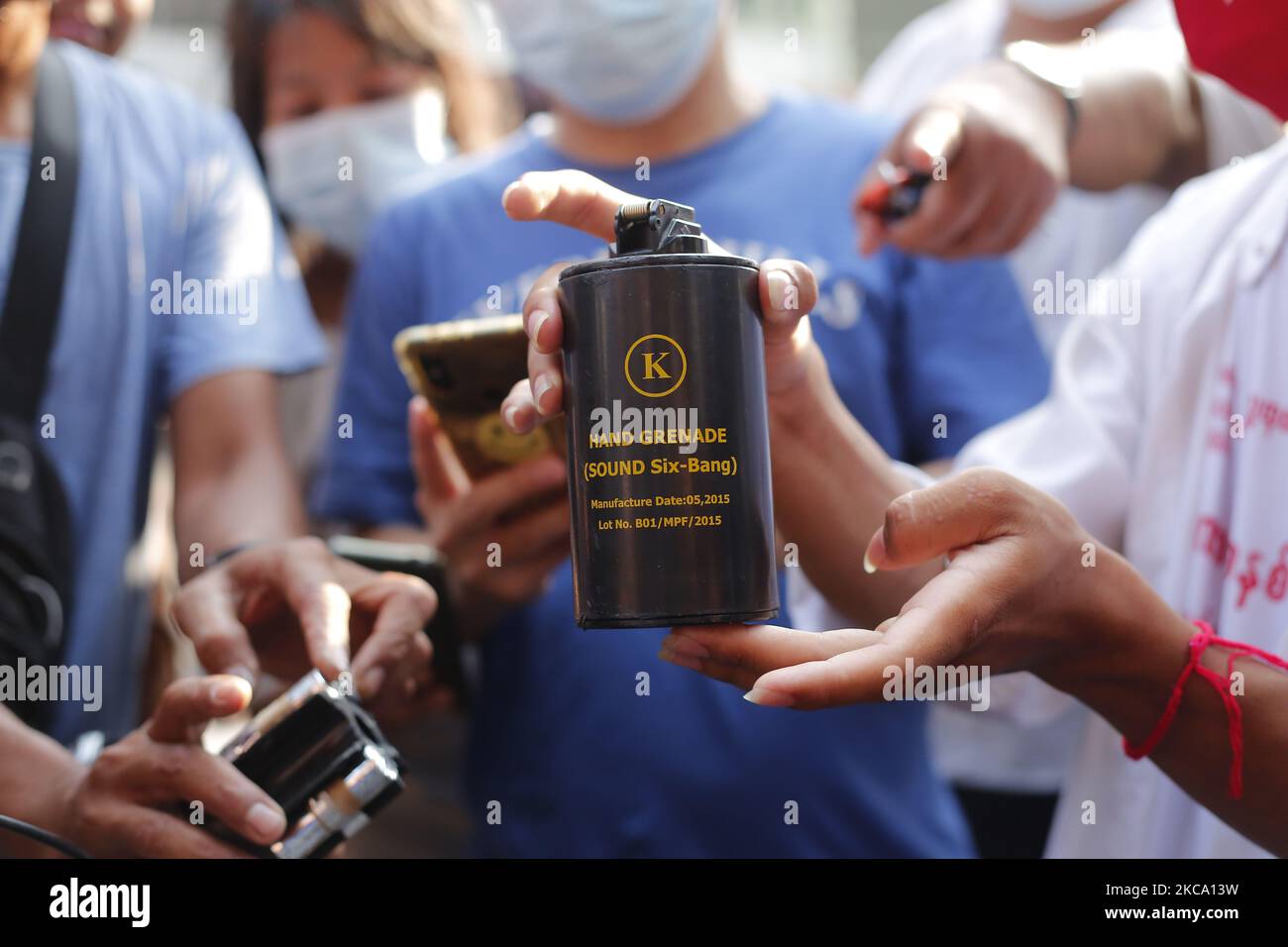 Sound hand grenade hi-res stock photography and images - Alamy