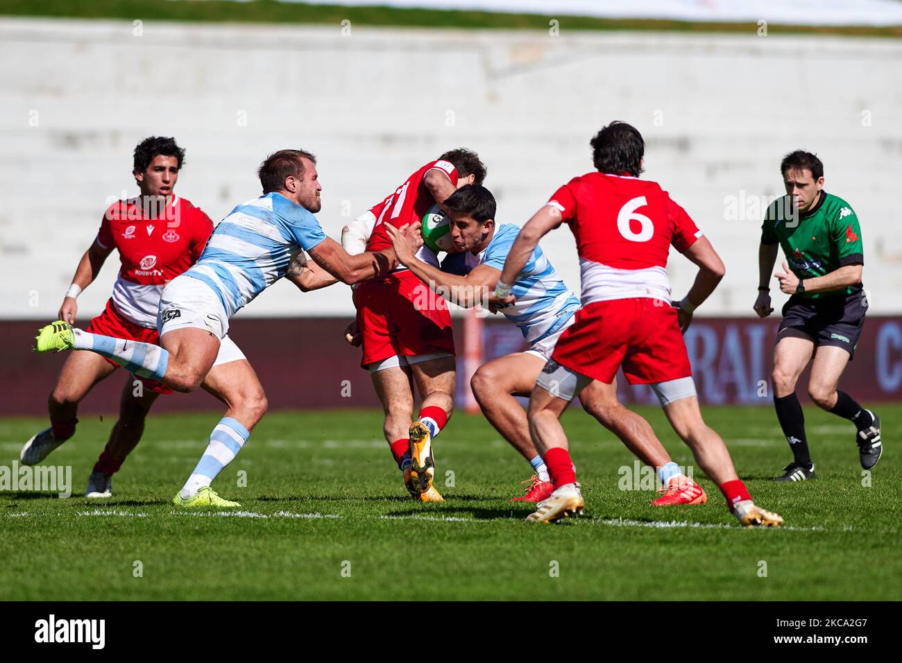 Players In action during the Madrid Rugby 7s match between Argentina ...