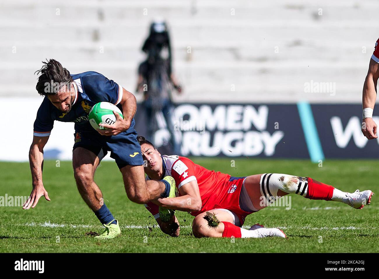 Players In action during the Madrid Rugby 7s match between Chile and ...