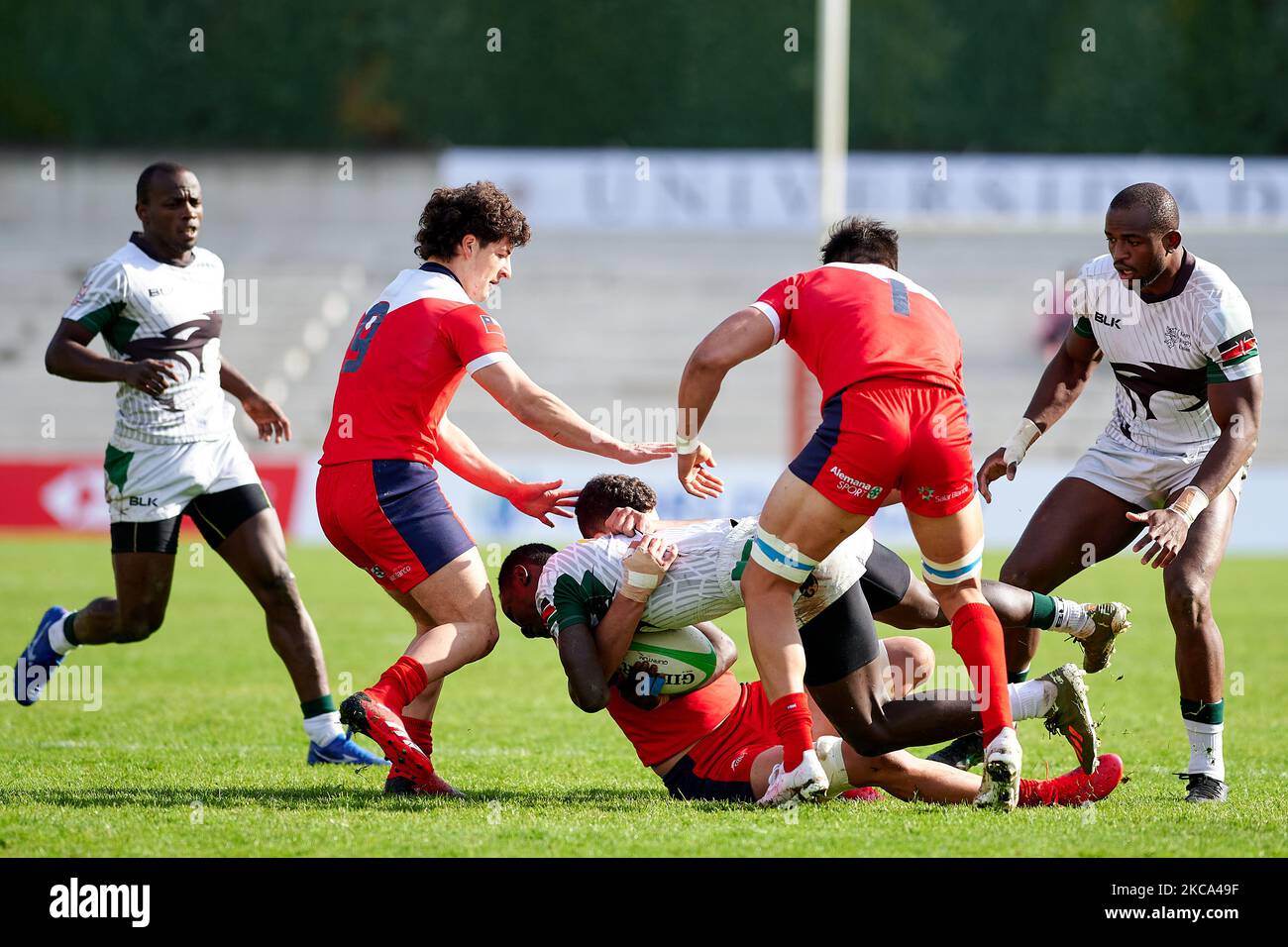 Players In action during the Madrid Rugby 7s match between Kenya and ...