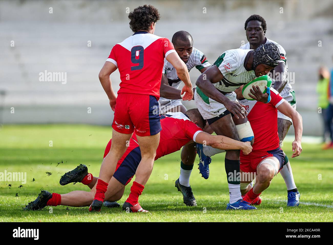 Players In action during the Madrid Rugby 7s match between Kenya and ...