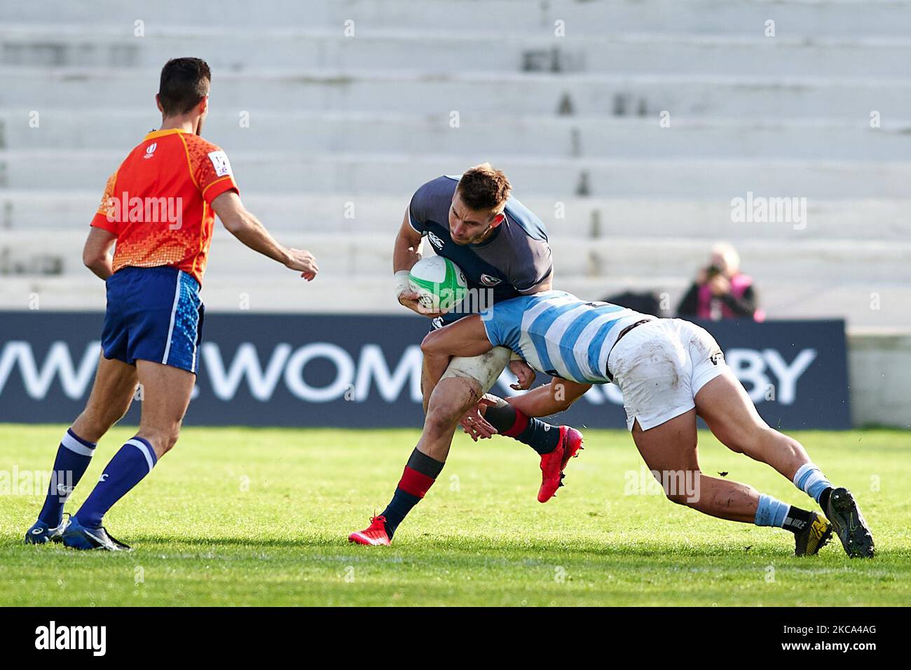 Players In action during the Madrid Rugby 7s match between Argentina ...