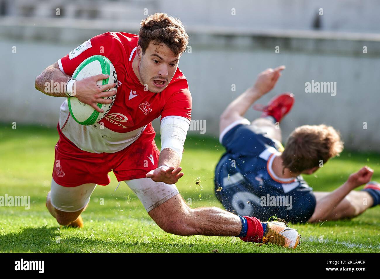 Players In action during the Madrid Rugby 7s match between Spain and ...