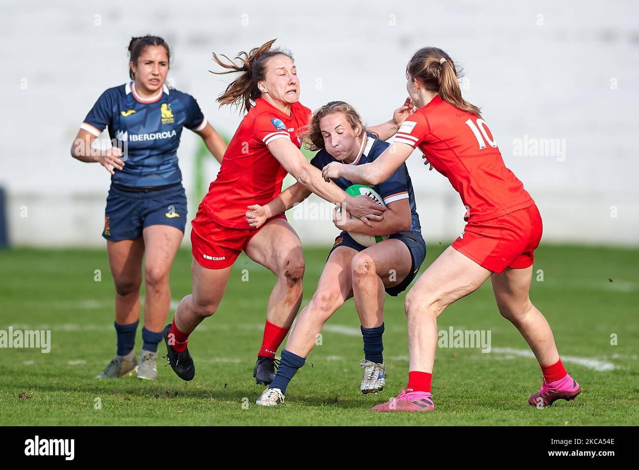 Players In action during the Madrid Rugby 7s match between Spain and ...