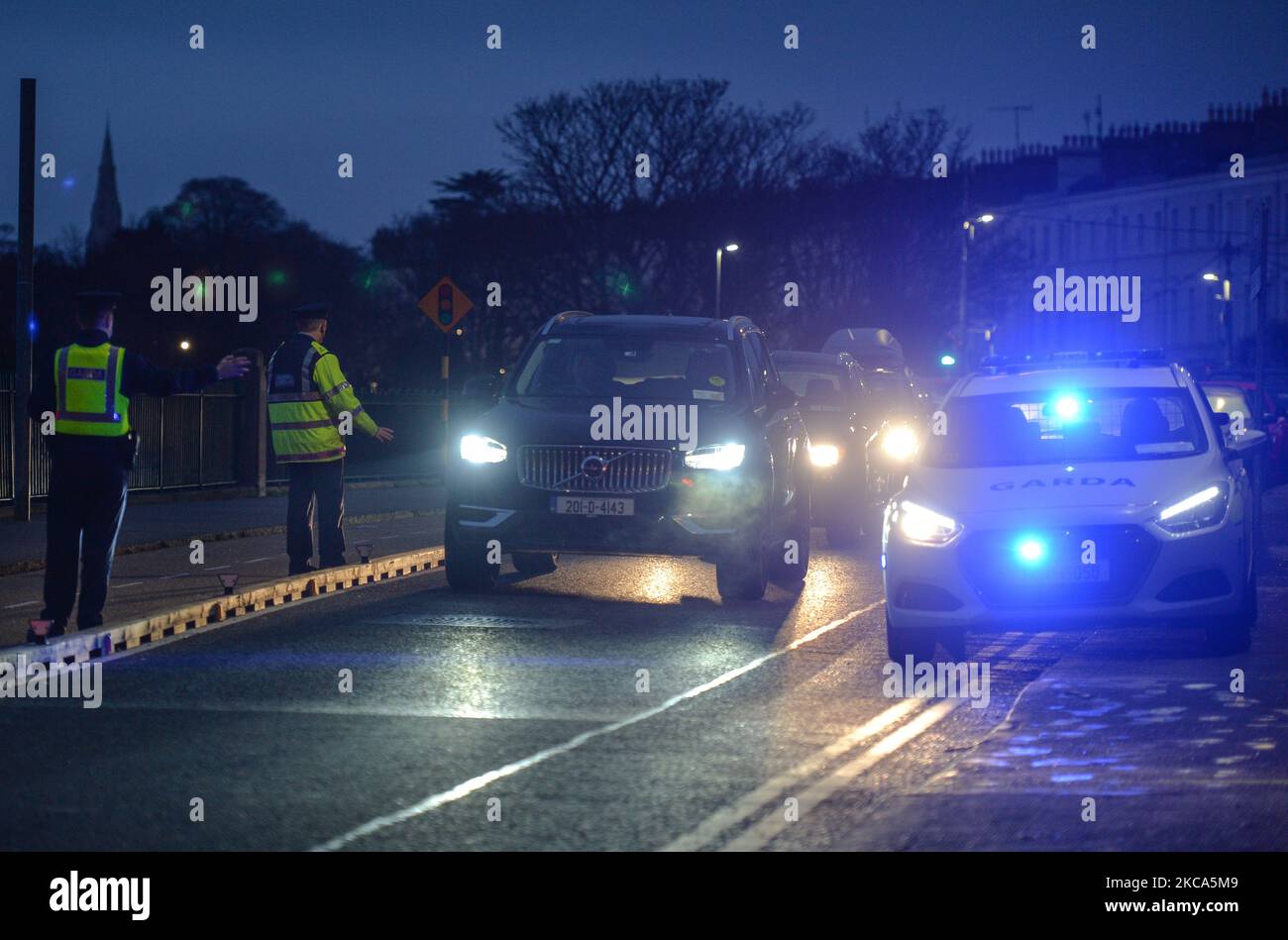 Garda checkpoint night hi-res stock photography and images - Alamy