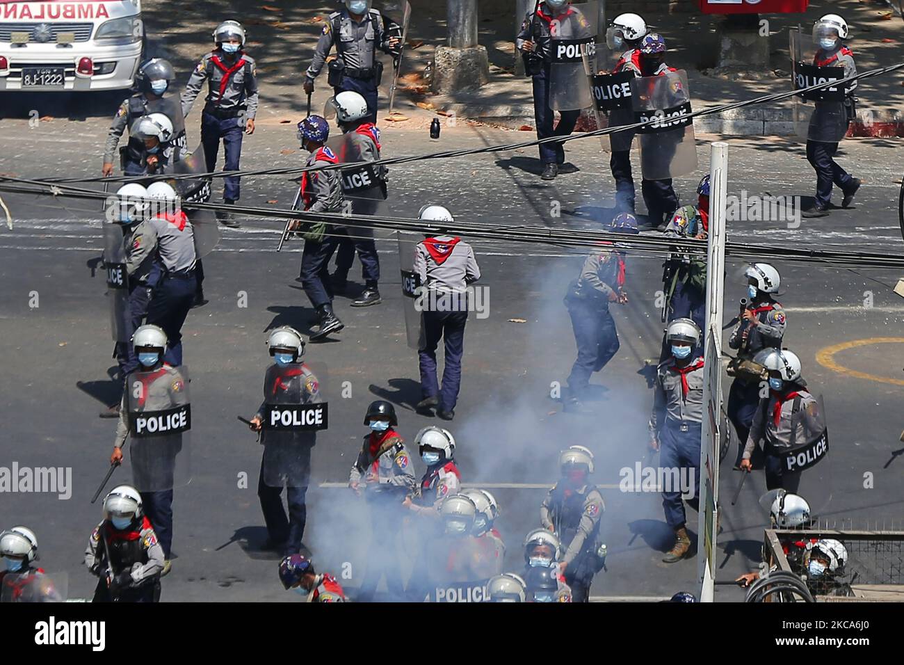 Sound hand grenade hi-res stock photography and images - Alamy