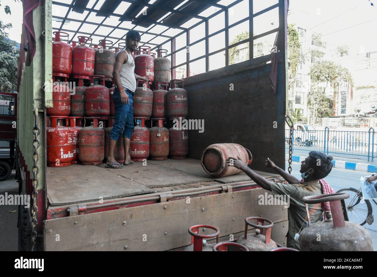 Gas cylinders stack hi-res stock photography and images - Alamy