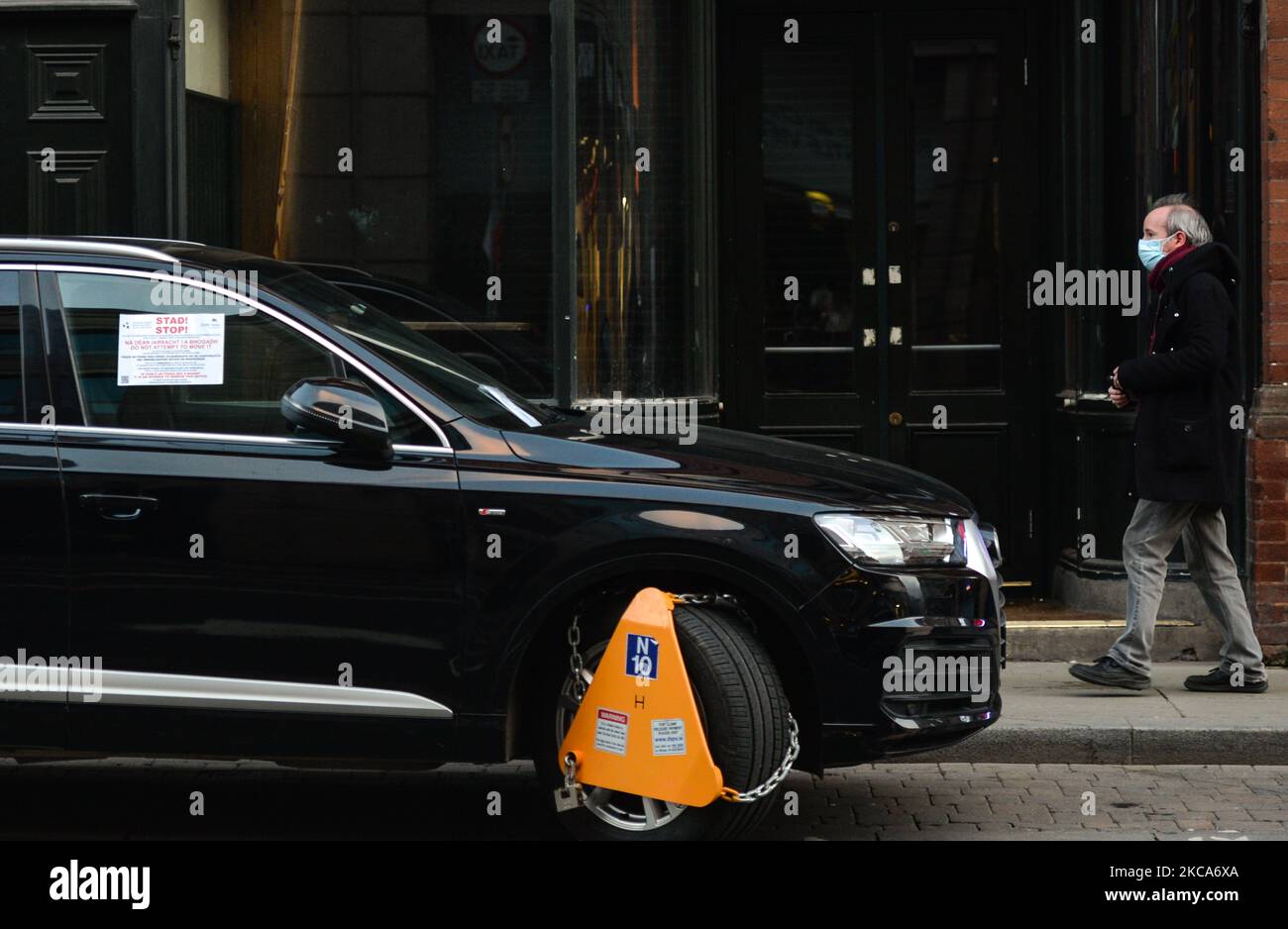 Wheel clampryellow hi-res stock photography and images - Alamy