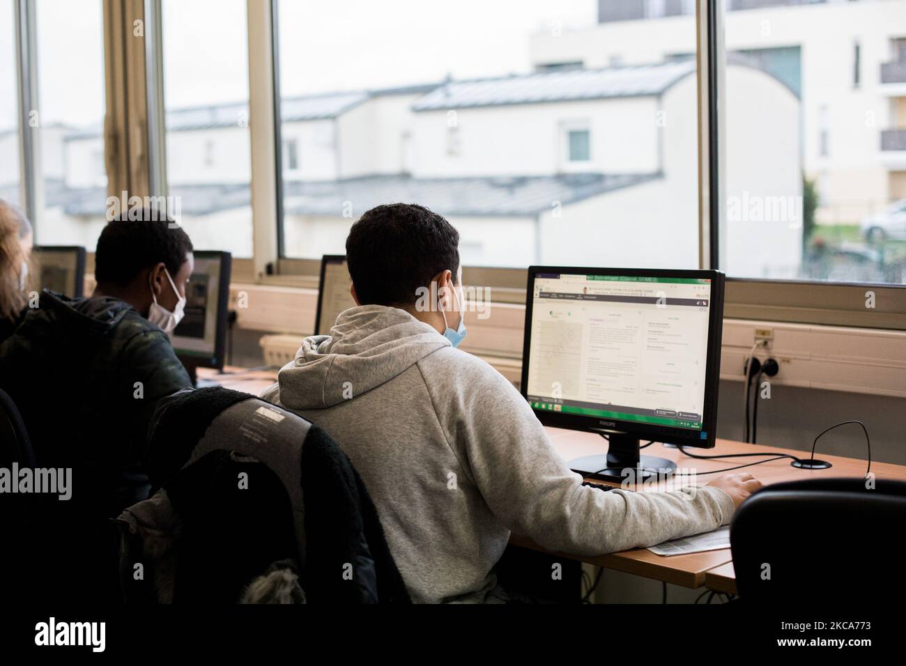 France school children computer hi-res stock photography and images - Alamy