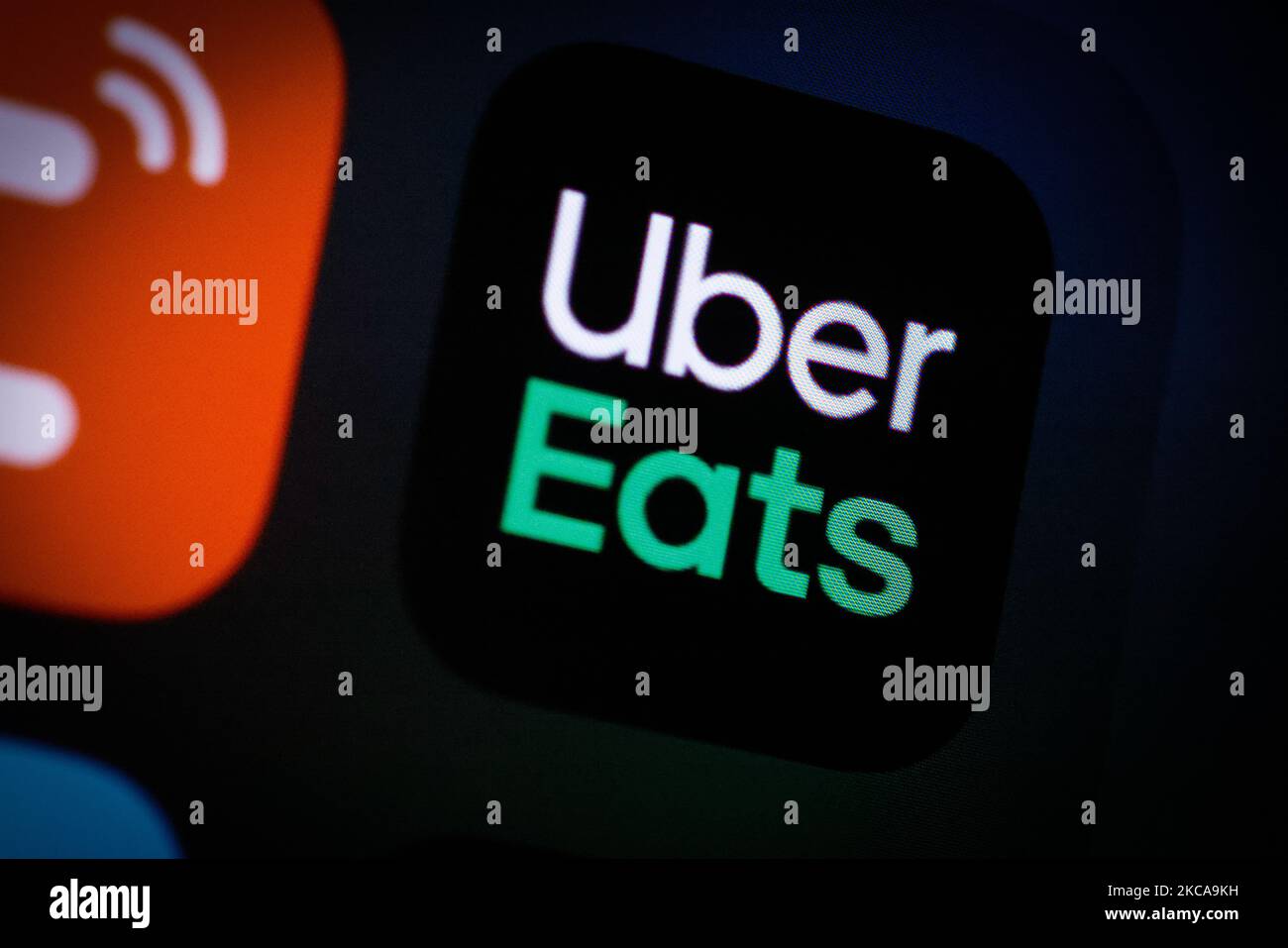 Uber eats application icon hi-res stock photography and images - Alamy