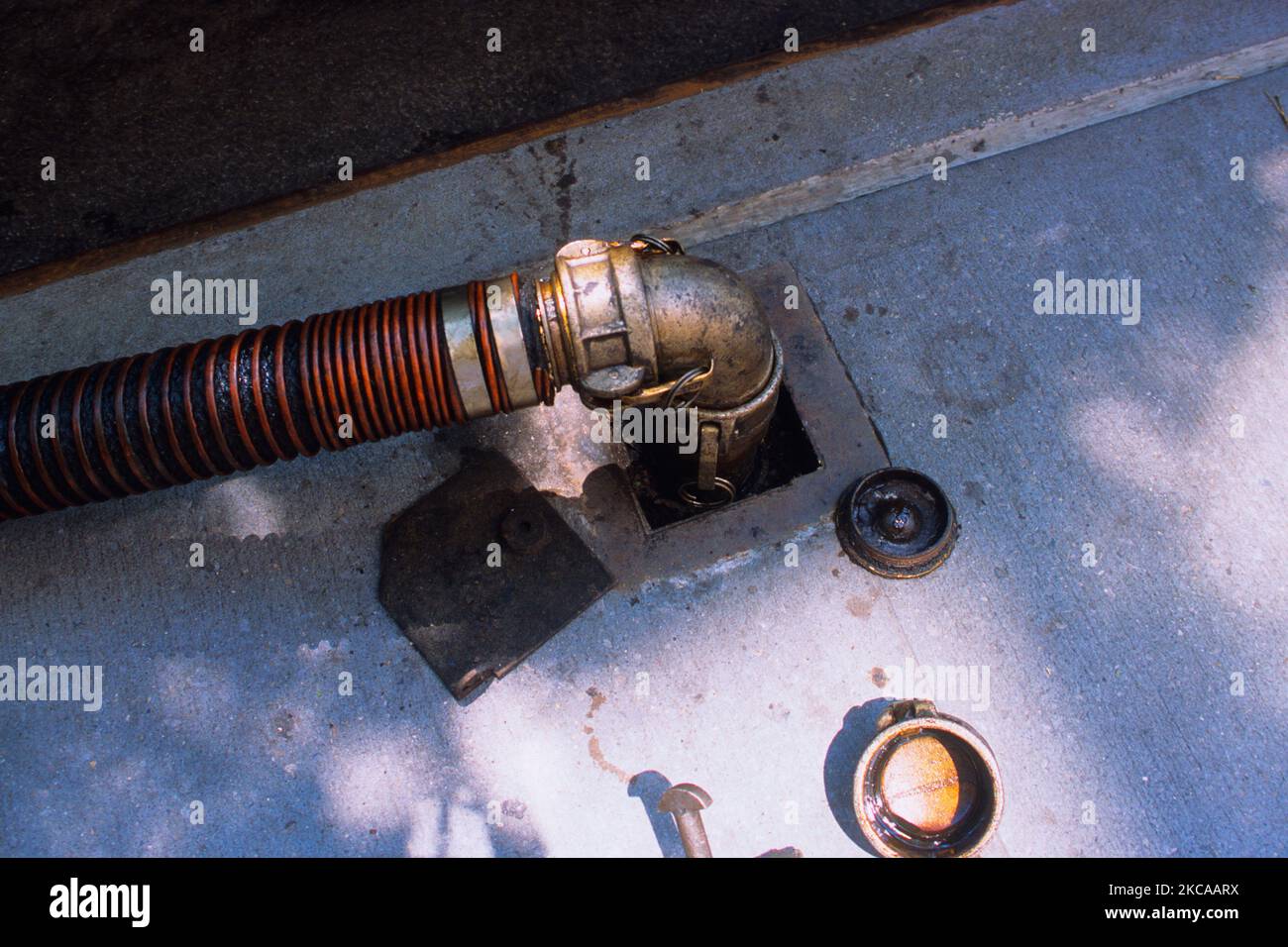 Tariffs on home heating fuel oil delivery pump connection. Filling home ...