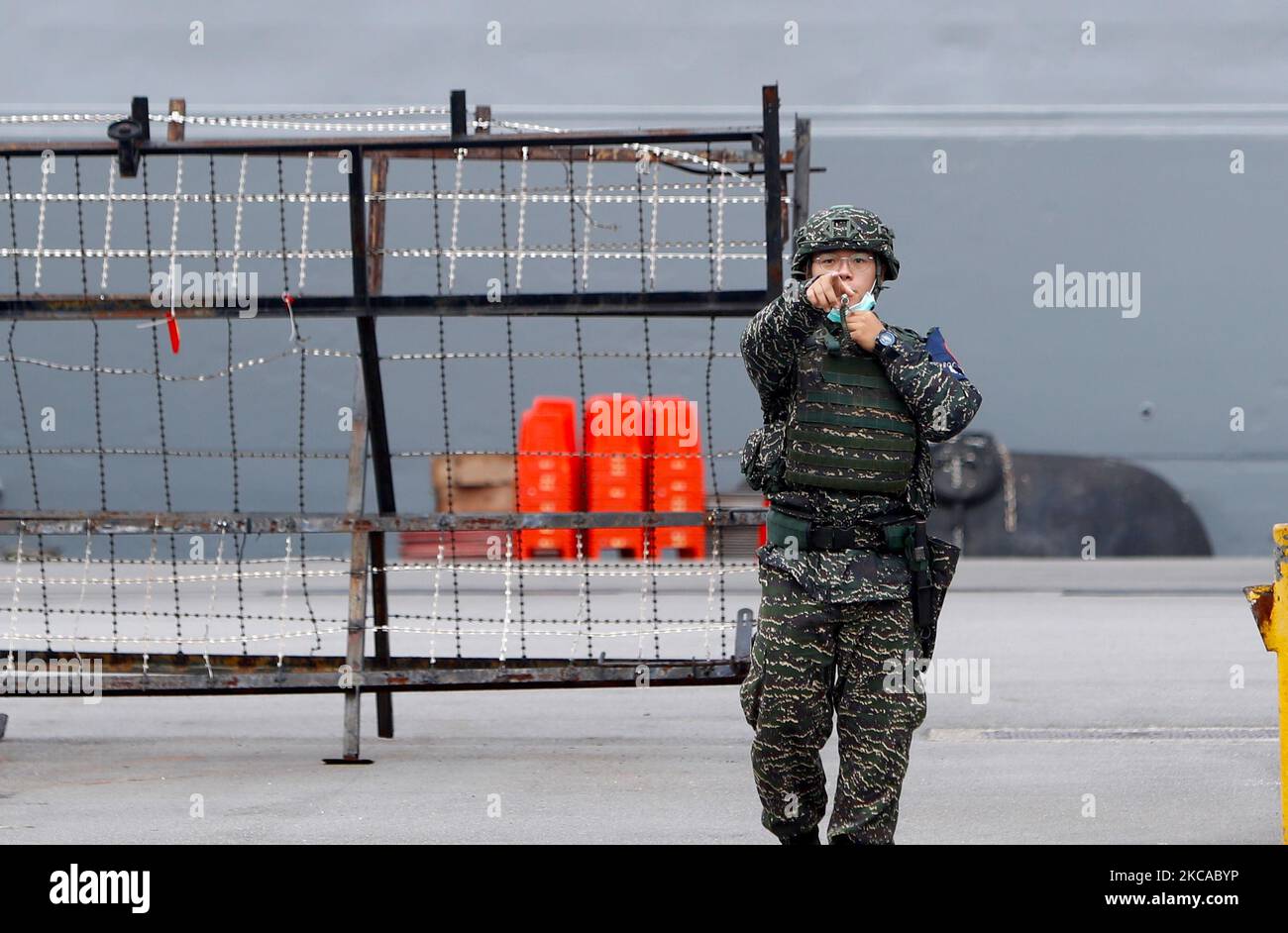 A soldier of the Navy under the Ministry of National Denfense stands ...