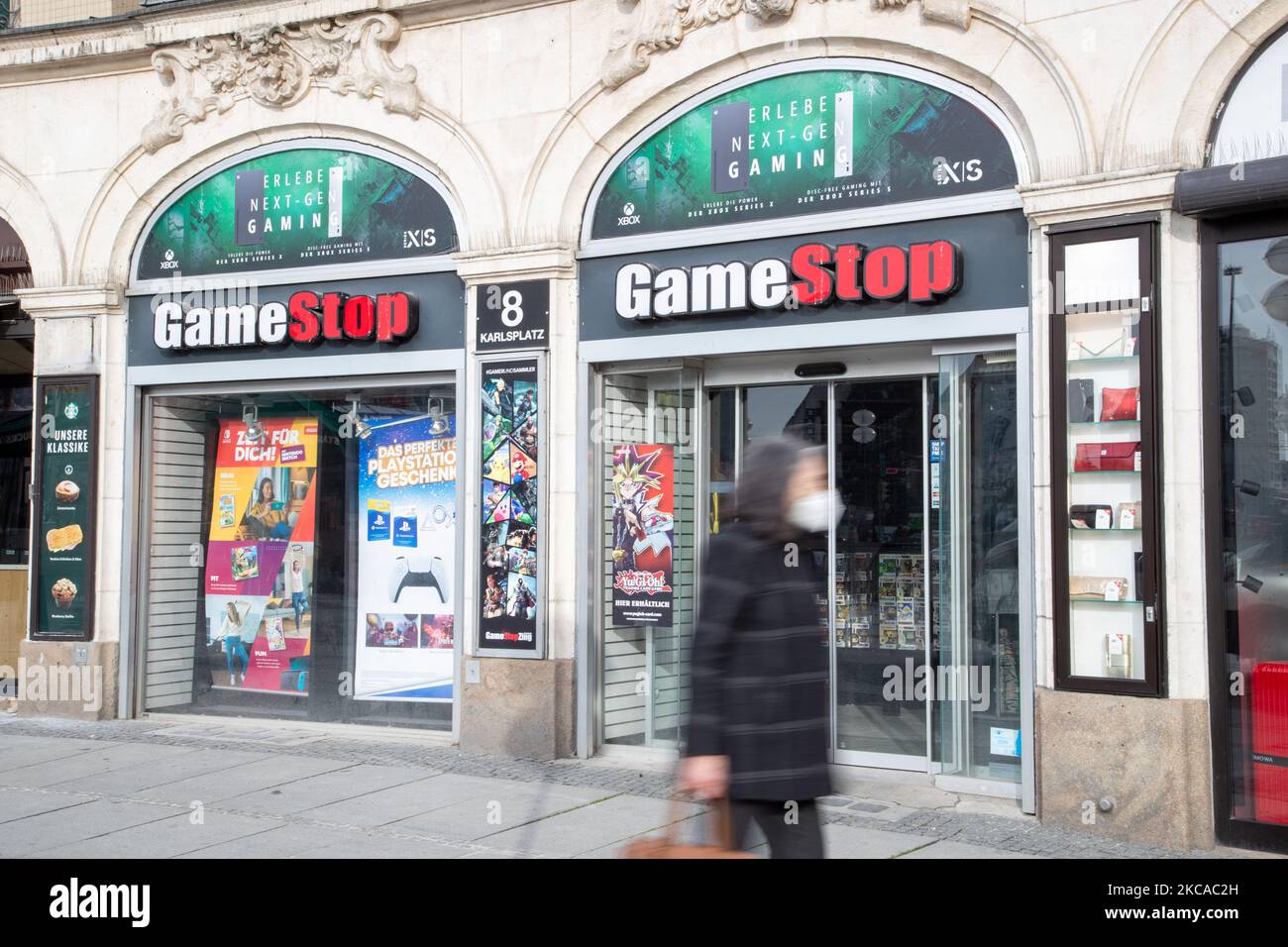 Gamestop 2020 hi-res stock photography and images - Alamy