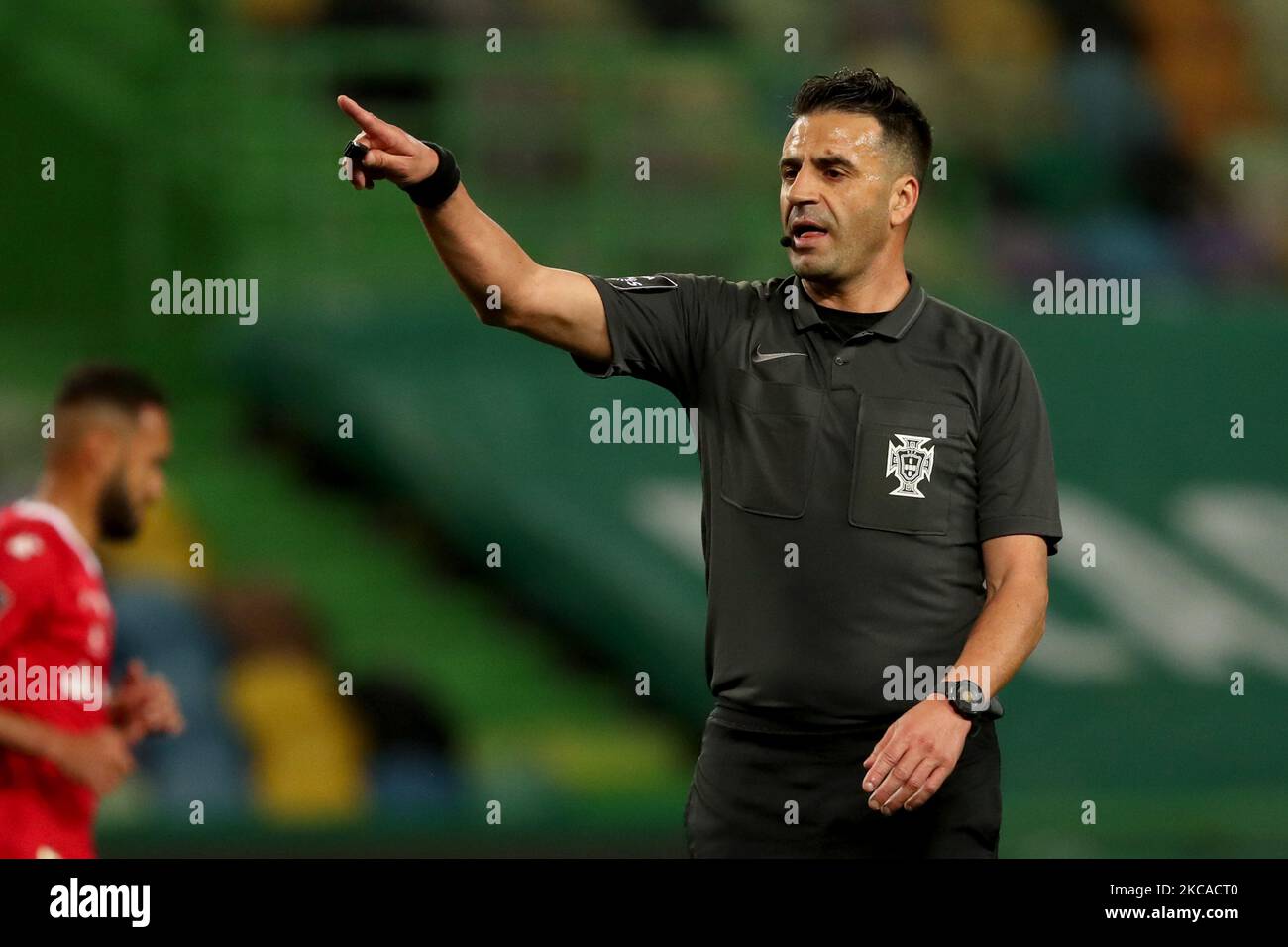 Referee manuel oliveira gestures hi-res stock photography and images ...