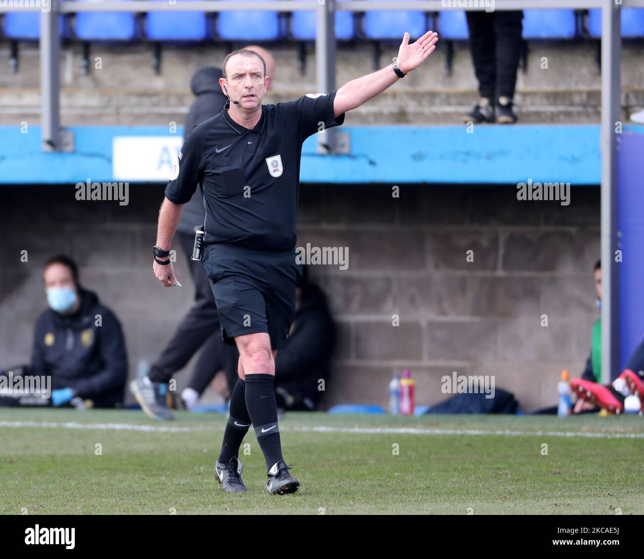 Match referee carl boyeson hi-res stock photography and images - Alamy