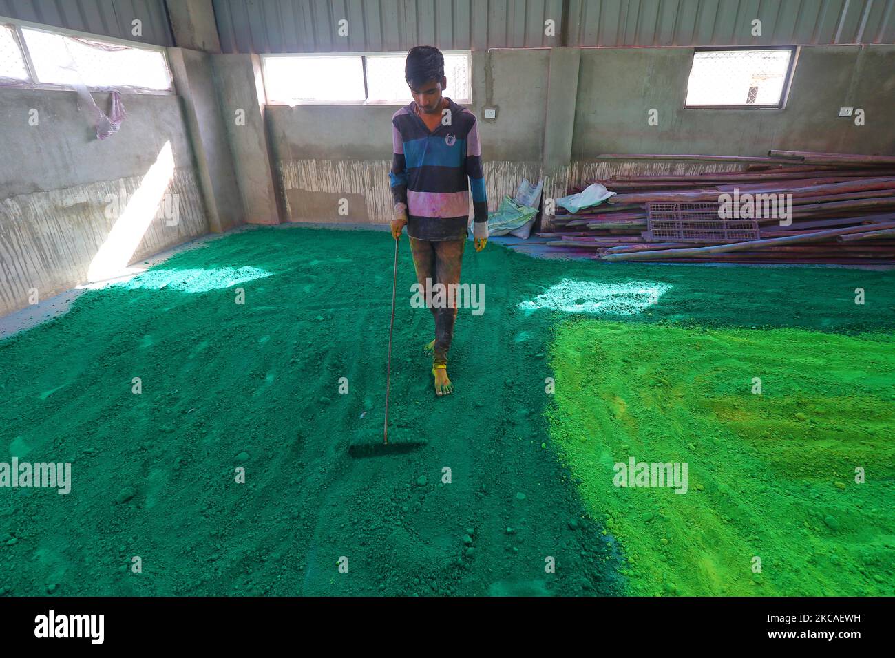 Holi festival 2021 hi-res stock photography and images - Alamy