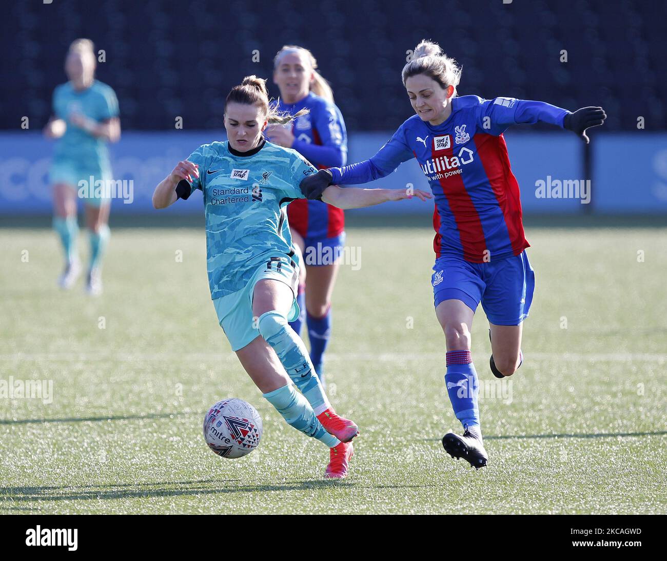 Kate Natkiel of Crystal Palace Women and Melissa Lawley of Liverpool ...